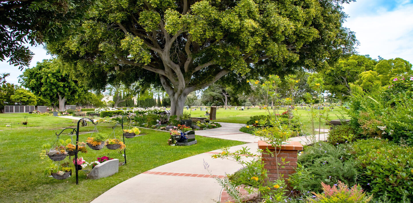 Cemetery - Harbor Lawn-Mt. Olive Memorial Park & Mortuary