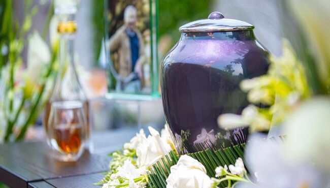 What To Do With Ashes | Dignity Memorial