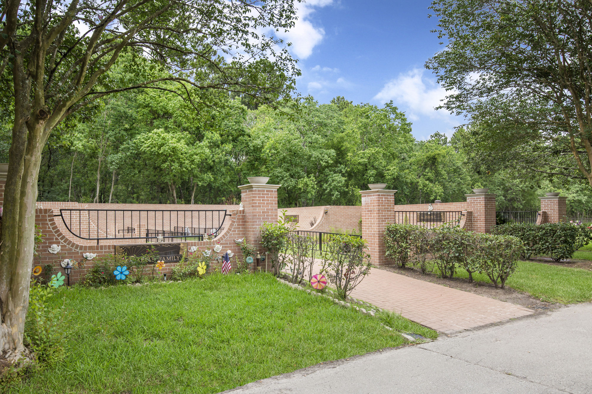 Products & Services - Earthman Resthaven Funeral Home and Cemetery